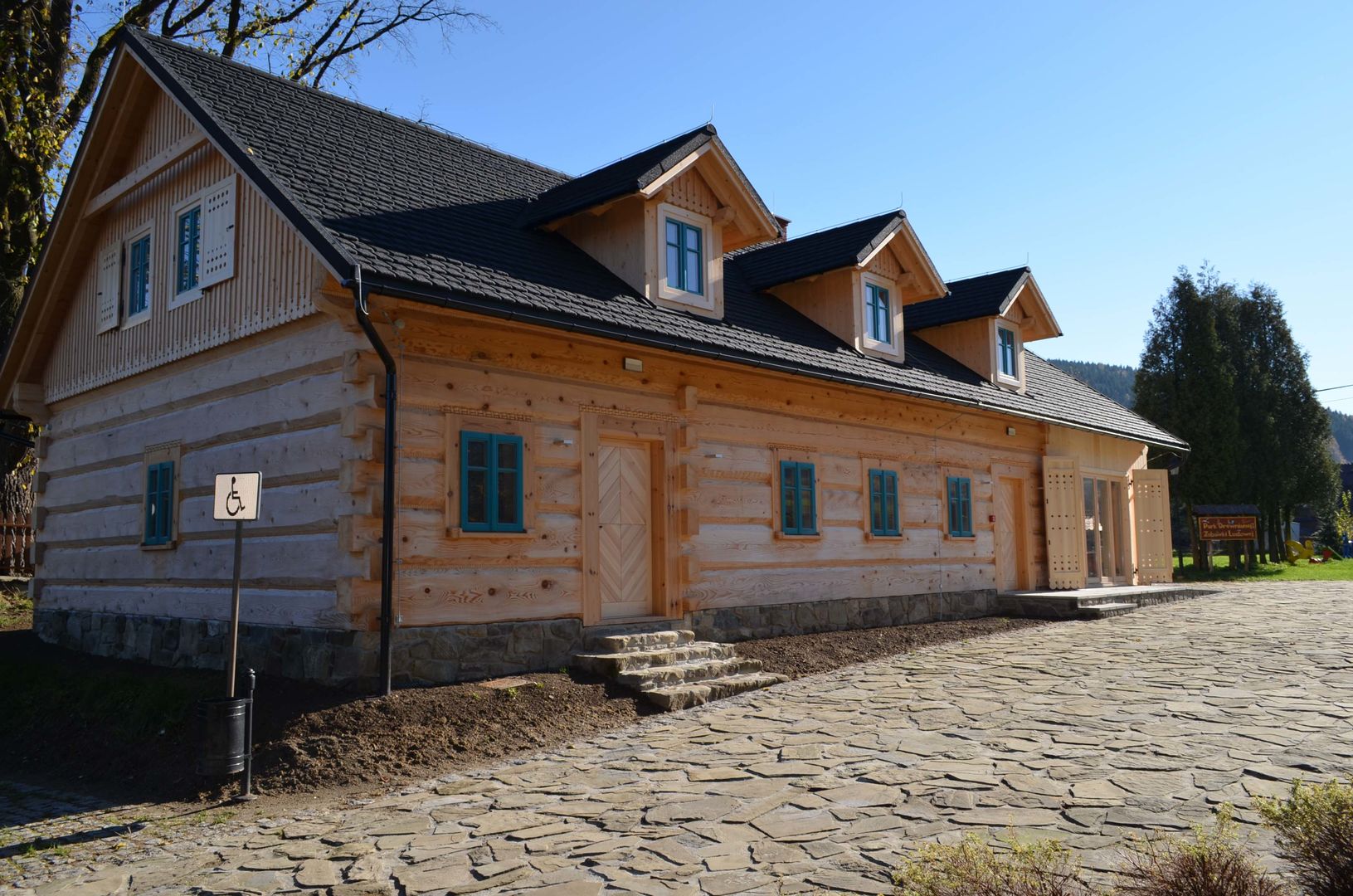 Remont i adaptacja na cele kulturalne zabytkowego budynku gospodarczego ...